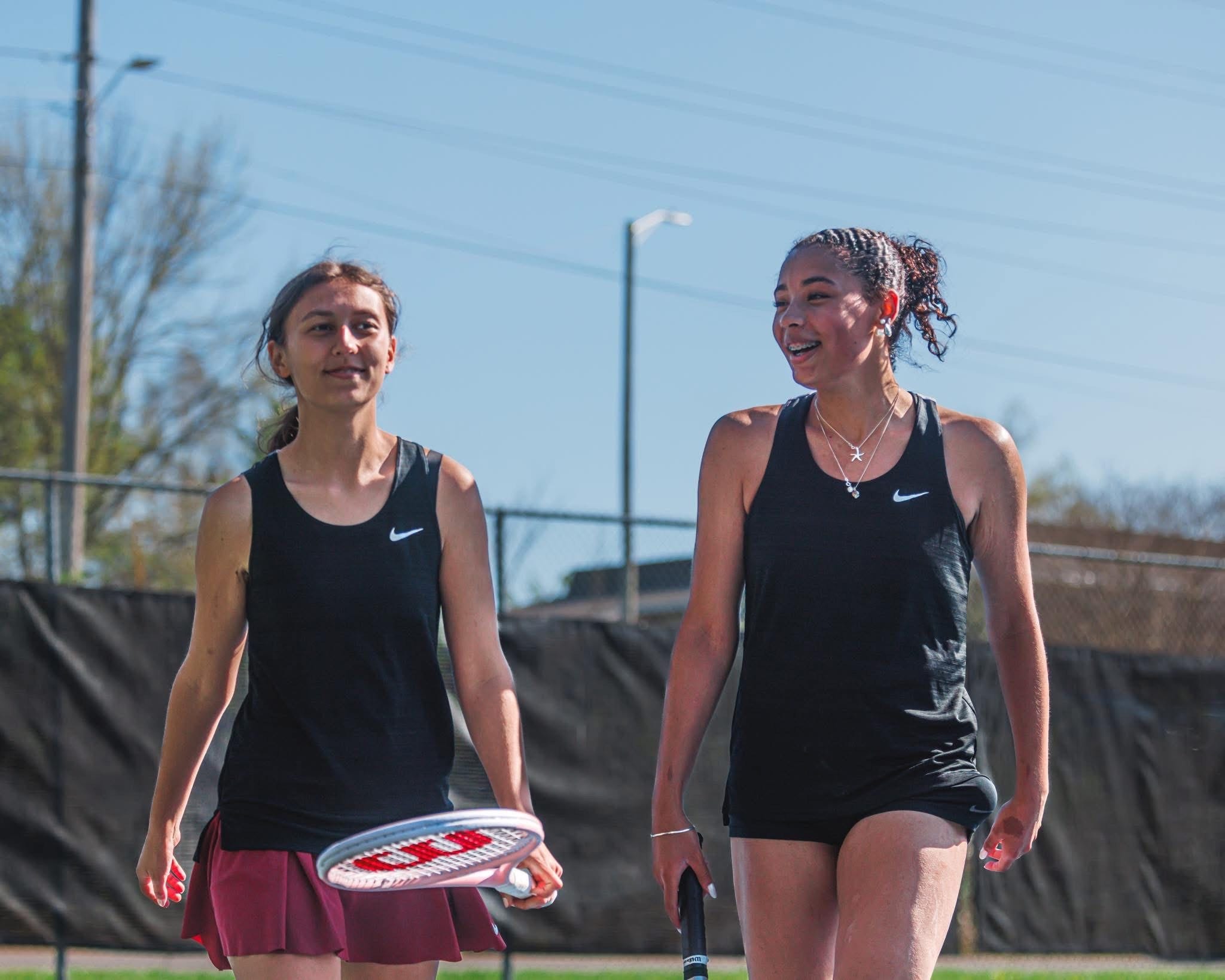 Oak Ridge tennis players advance to quarterfinals
