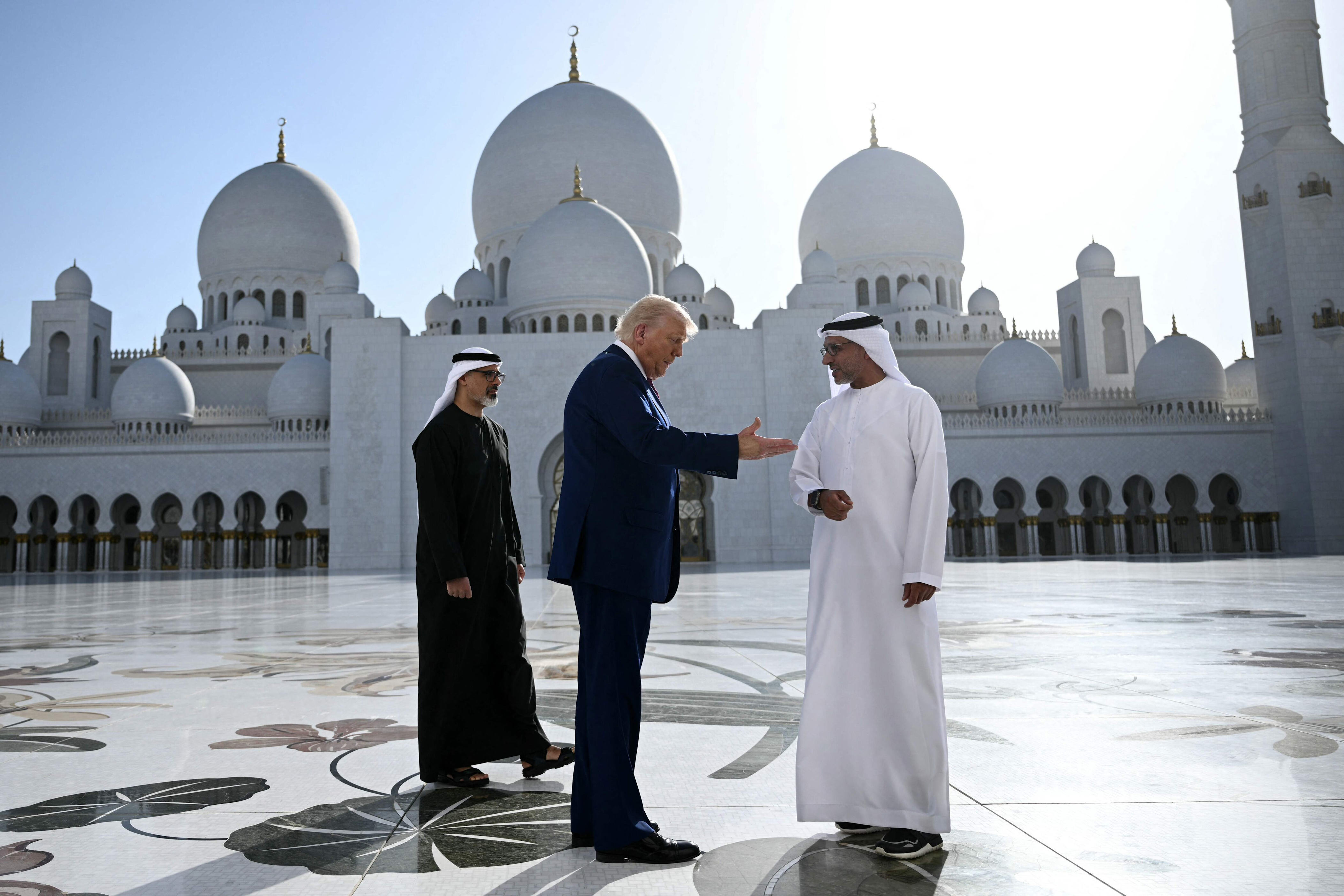 US President Donald Trump visits Sheikh Zayed Grand Mosque in Abu Dhabi