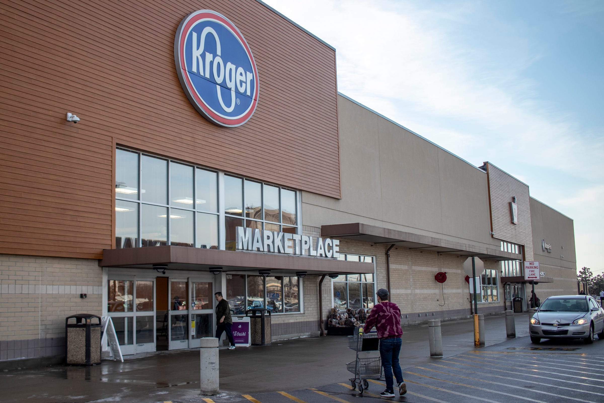 Kroger shoppers overcharged for sale items, new report finds. Here's ...