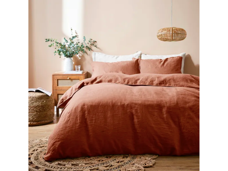 12 best linen bedding sets to keep you cool in style