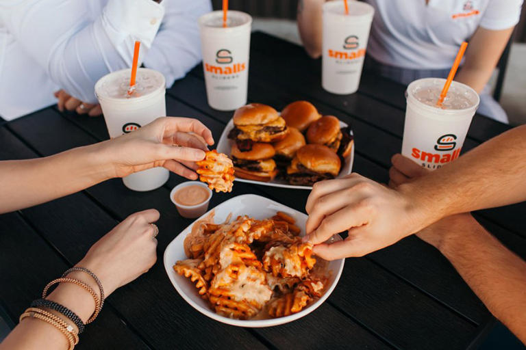 Smalls Sliders mini-burger chain opening 1st Pinellas County location