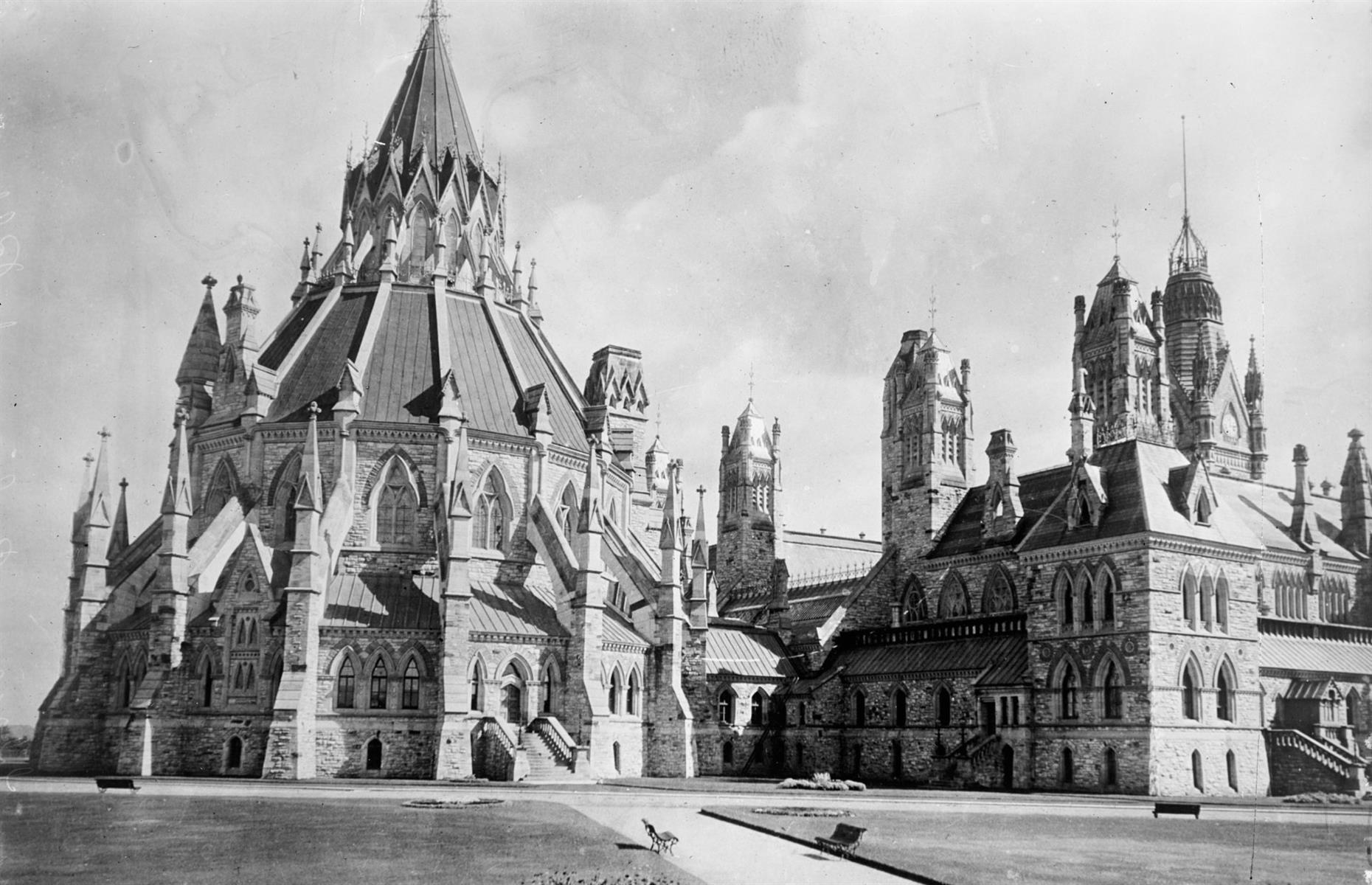 Then and now: How Canada’s famous landmarks have transformed