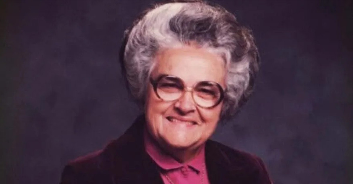 20 Seemingly Innocent Photos With Surprising Stories