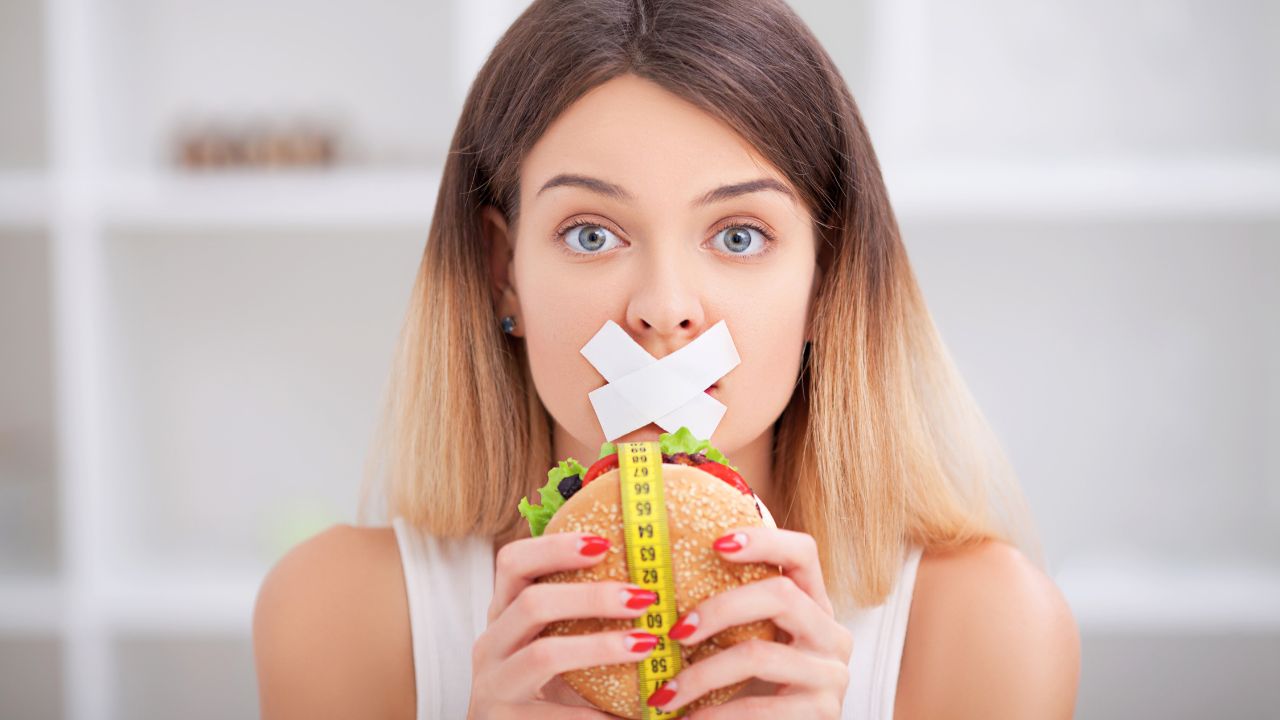 15 Worst Junk Foods You Must Avoid, Nutritionists Warn