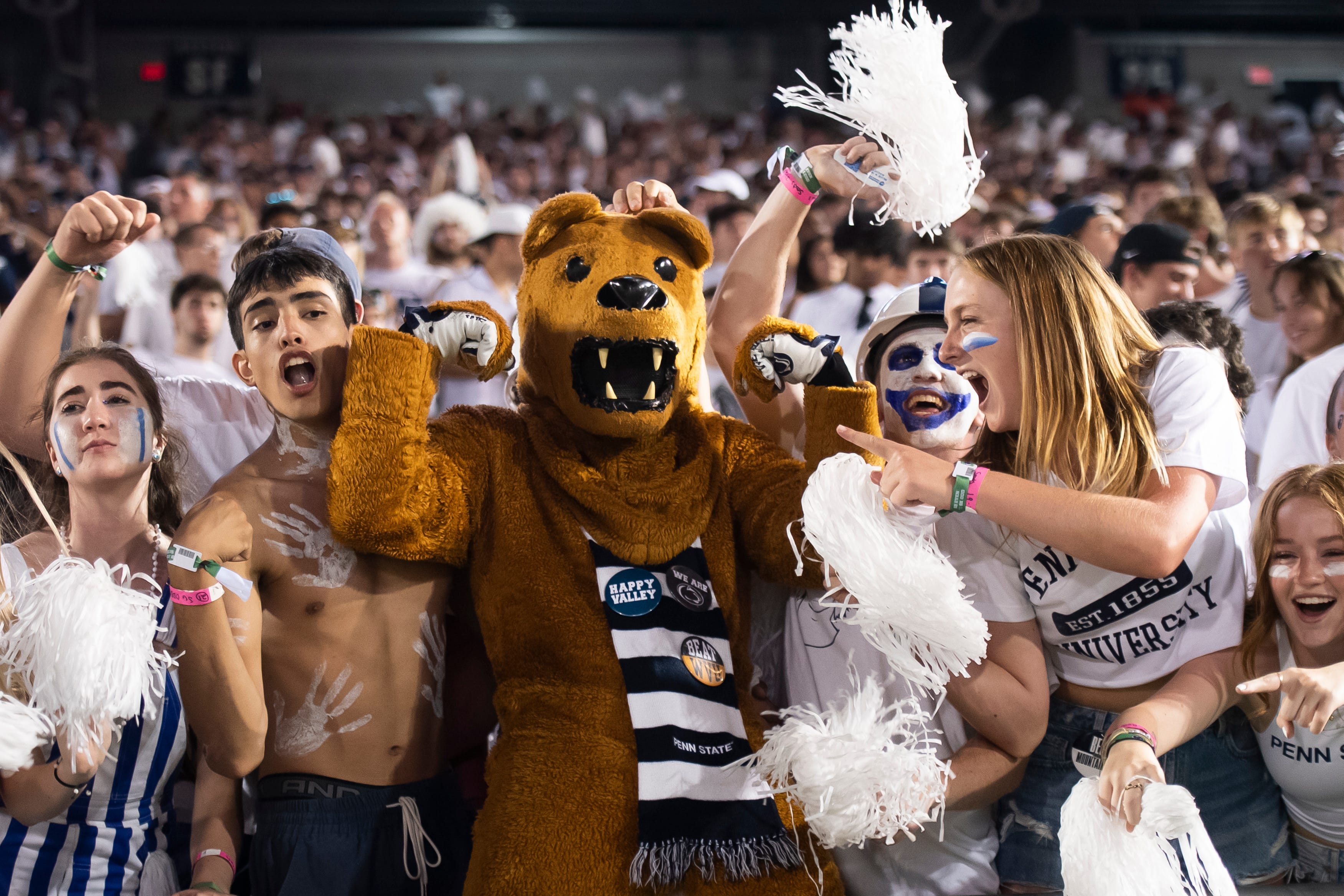 Previewing the 2025 season for Penn State TE Andrew Olesh with his ...