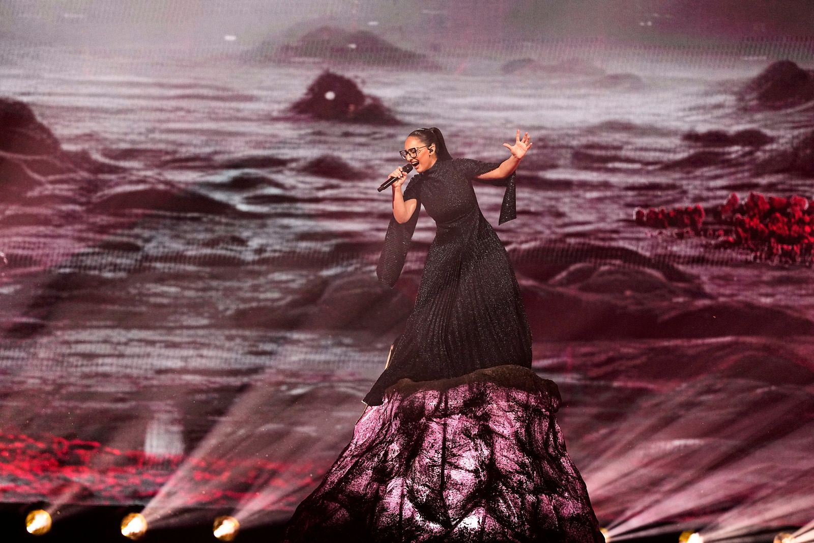 Eurovision 2025: Σε εξέλιξη ο Β' Ημιτελικός με την Κλαυδία – LIVE ΕΙΚΟΝΑ