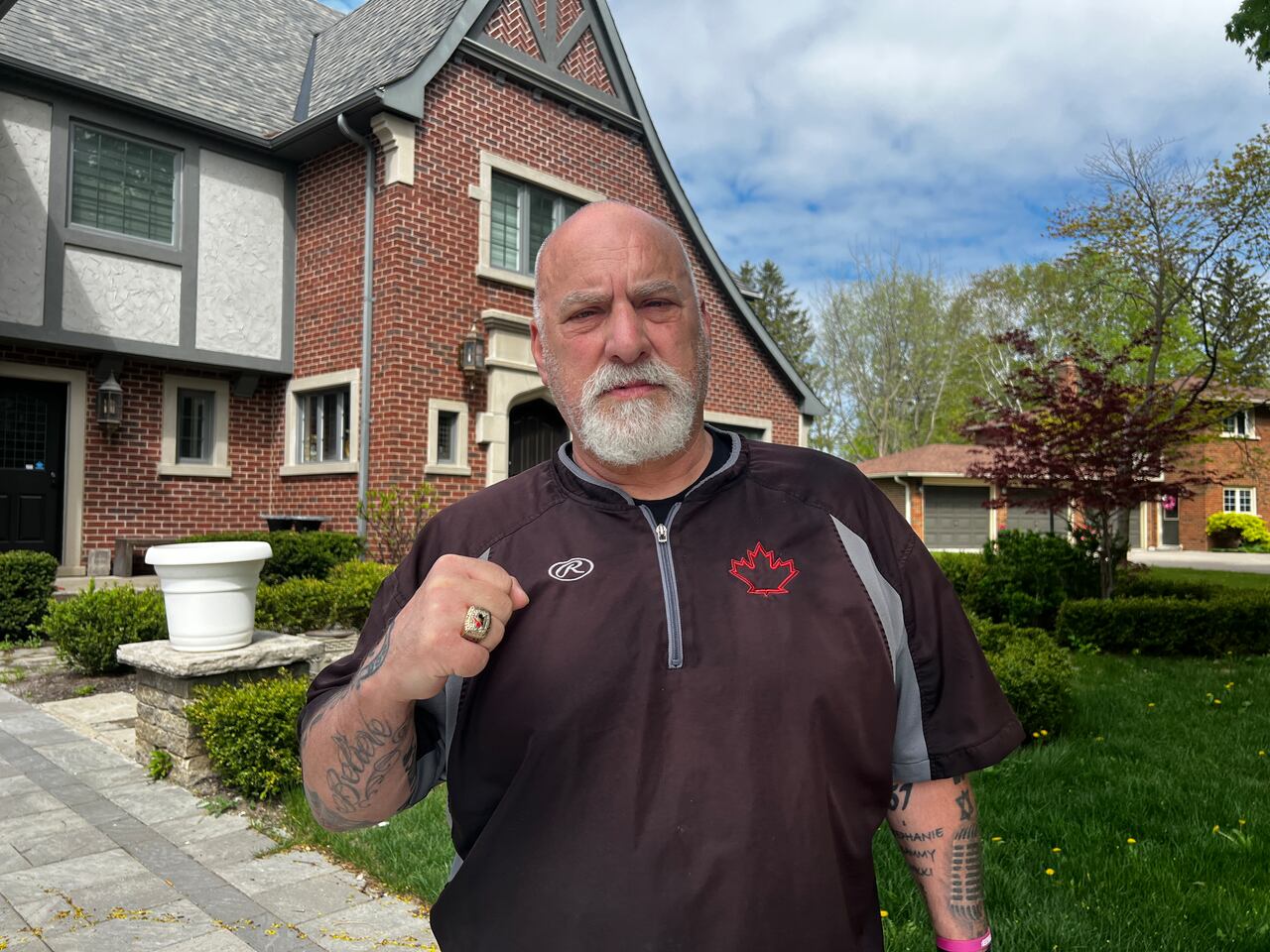 Ontario Paralympian asks thieves to return hockey equipment, sports ...