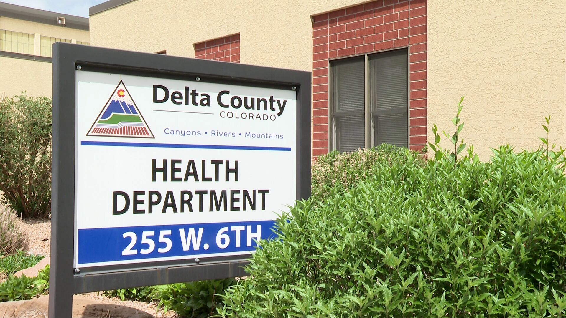 Officials give tips on how to stay safe from low air quality