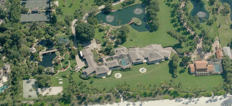 The Ultra Wealthy Are Riding Out the Market Chaos in Luxury Real Estate