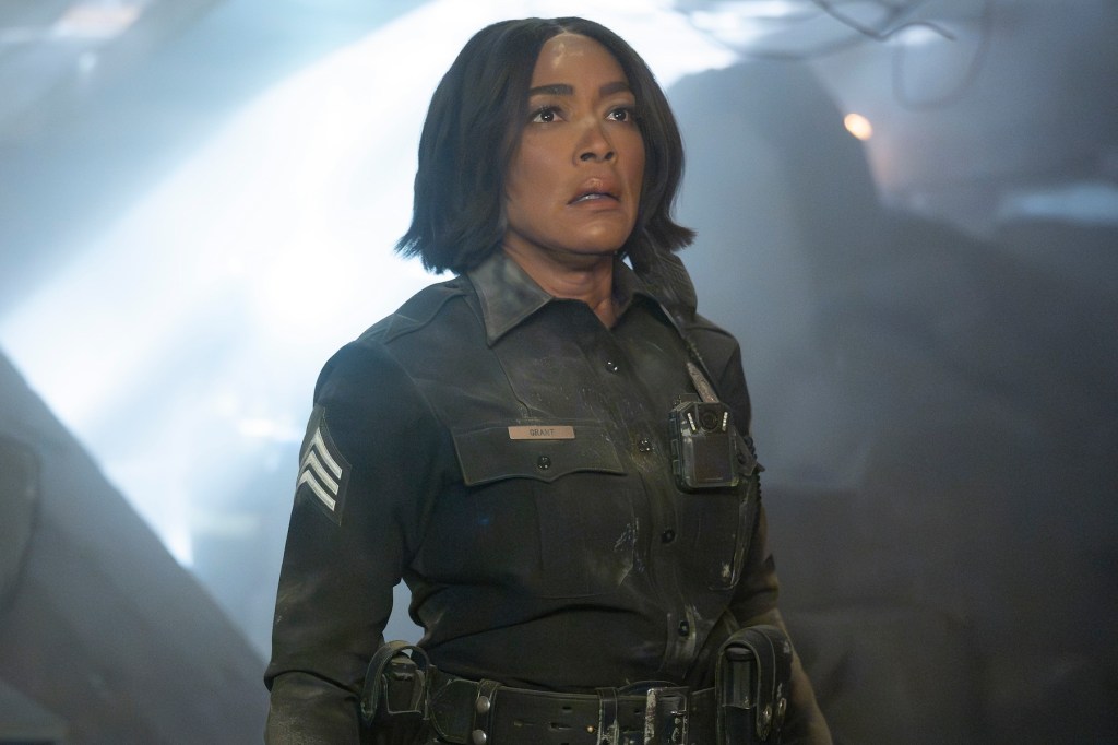 ‘9-1-1' Season 8 Finale Honored Peter Krause's Bobby Nash, Confirmed ...