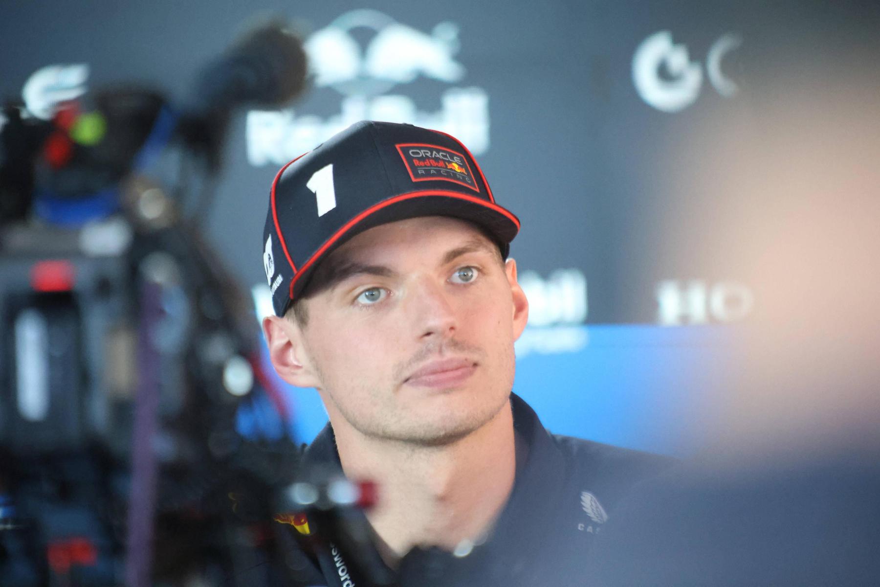 Als „Franz Hermann“ unterwegs: Max Verstappen kontert Kritik an ...