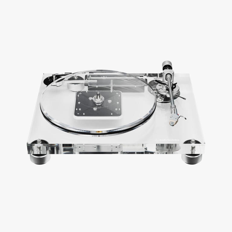 This audiophile turntable is the culmination of 60 years of Japanese hi ...
