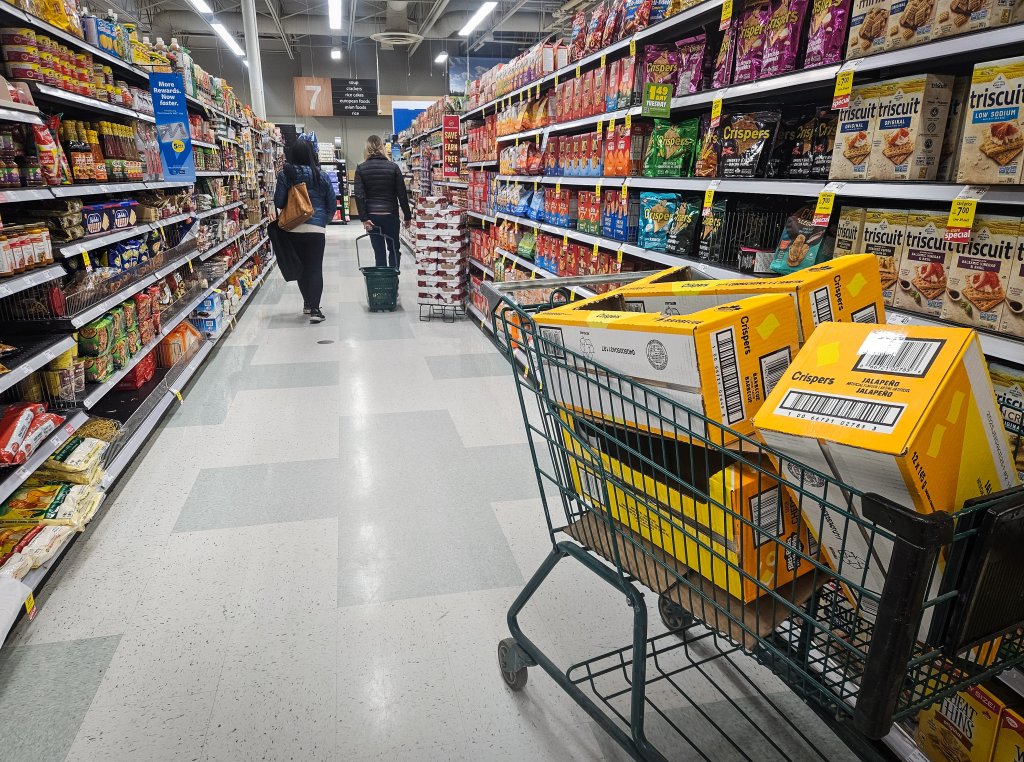 Canadian shoppers to see higher costs amid trade war: ‘No alternative’