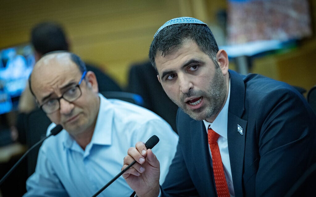 Communications minister calls to close Army Radio in defiance of court ...