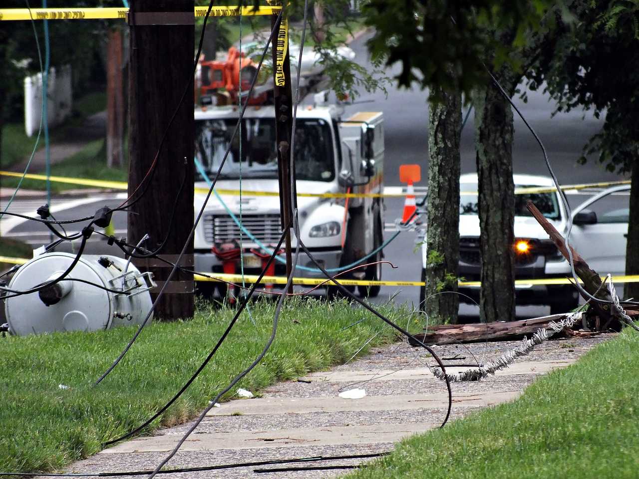 High-Voltage Power Line Crashes Through NJ Driver's Windshield — She ...