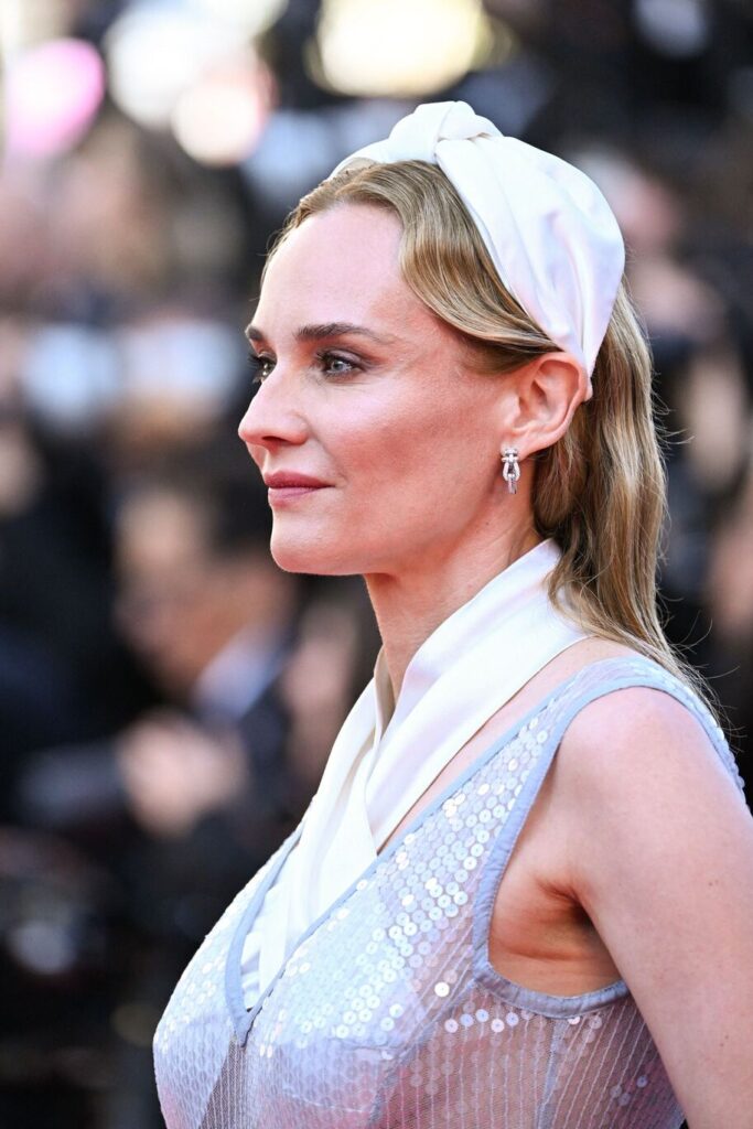 Diane Kruger (48 ans) : voici l’accessoire de grand-mère qui a illuminé ...