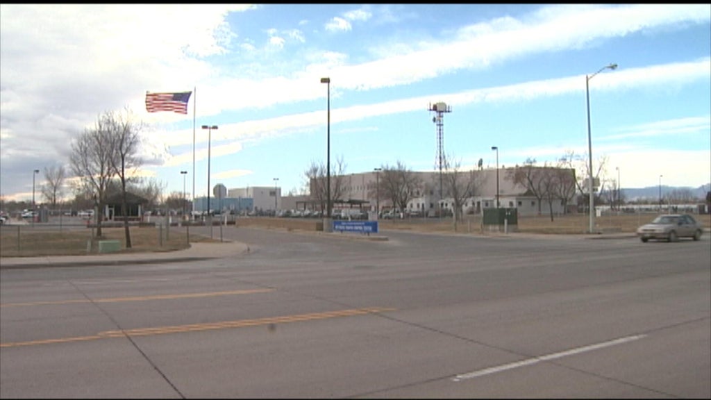 Radio failure temporarily affects communications at Denver Air Traffic ...