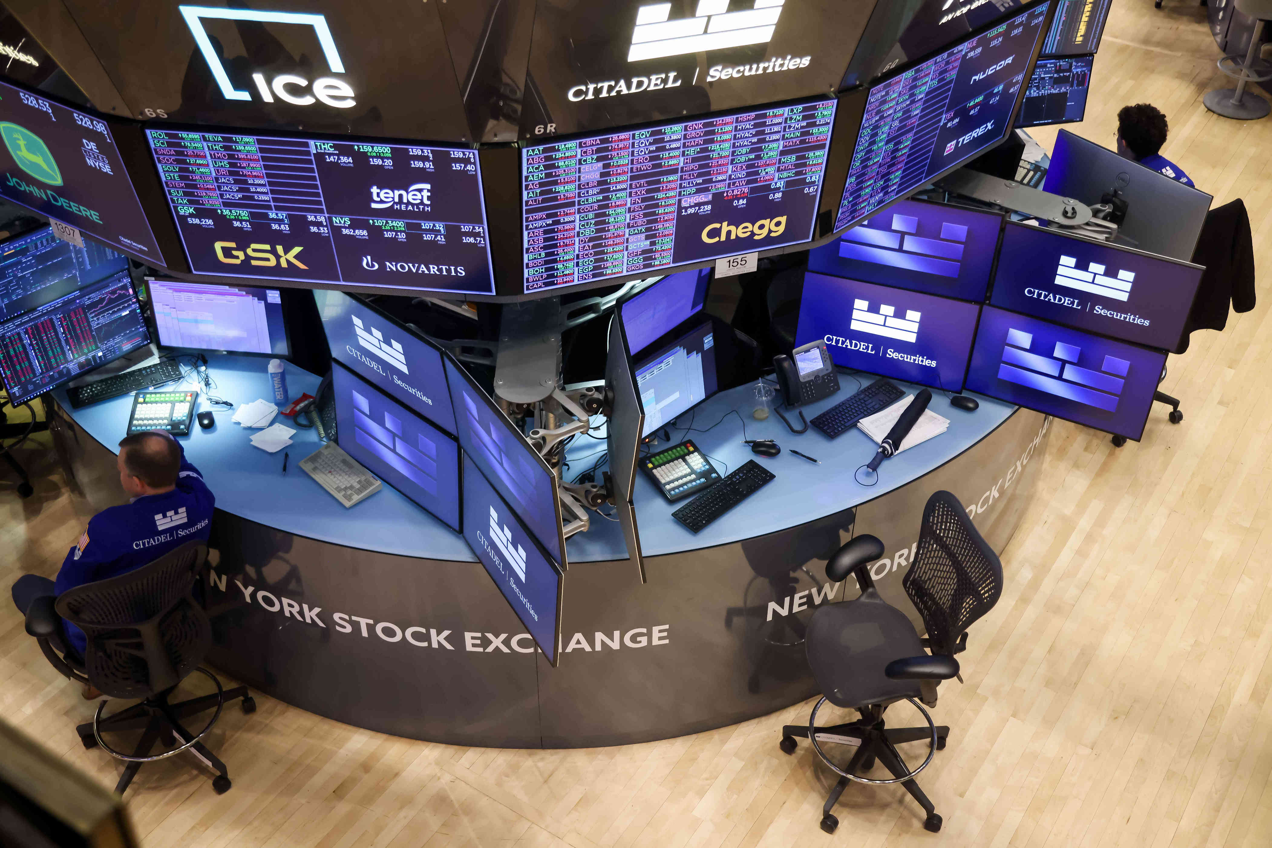 S&P 500 Gains and Losses Today: Fiserv Stock Drops as CFO Warns of Slow ...