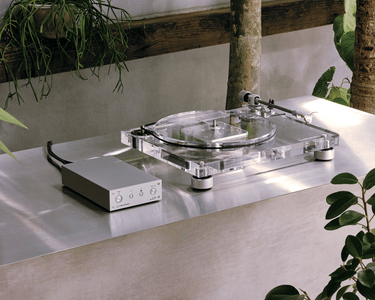 This audiophile turntable is the culmination of 60 years of Japanese hi ...