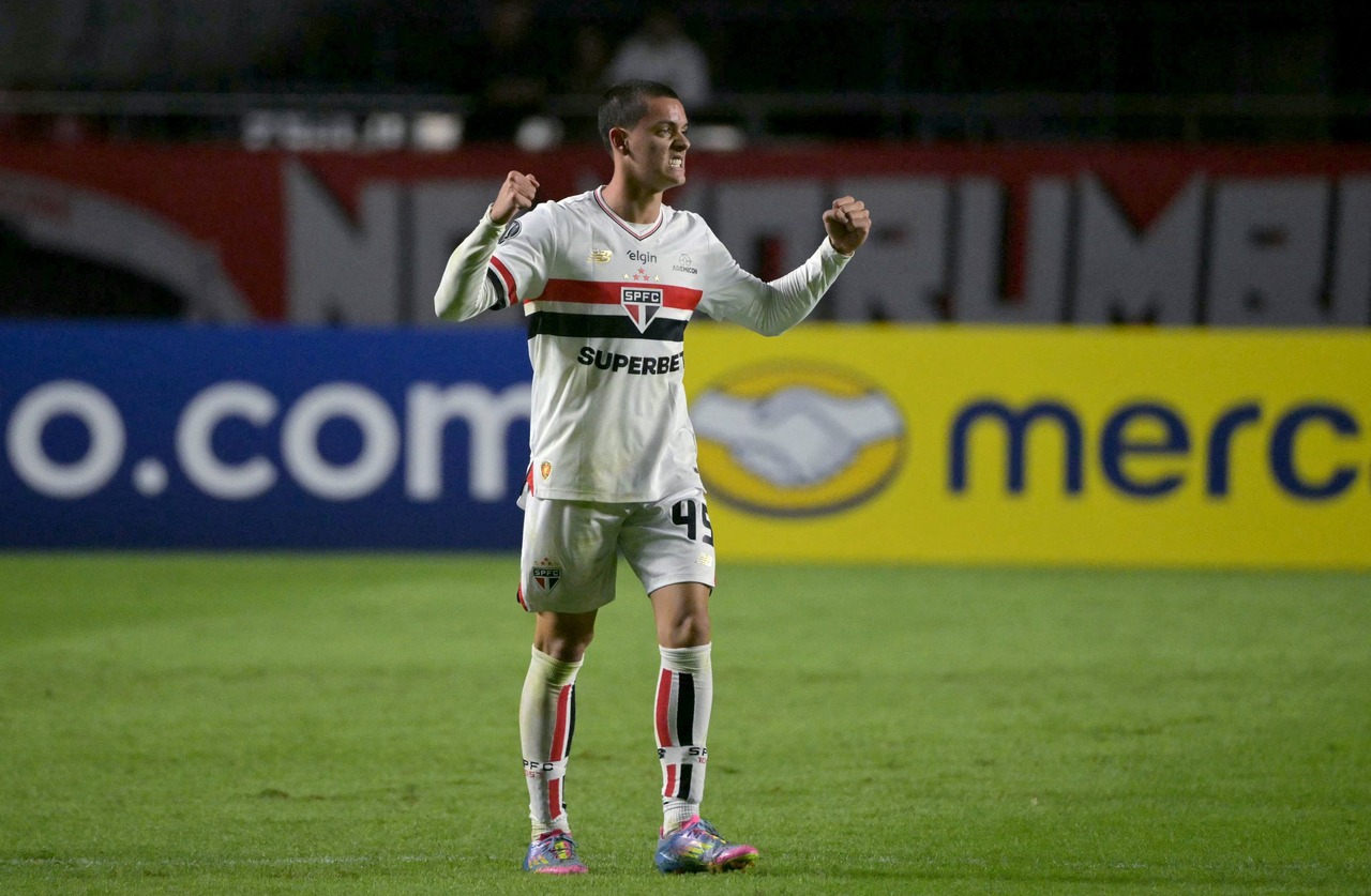 São Paulo busca renovar com Lucca, que estreou com gol na Libertadores