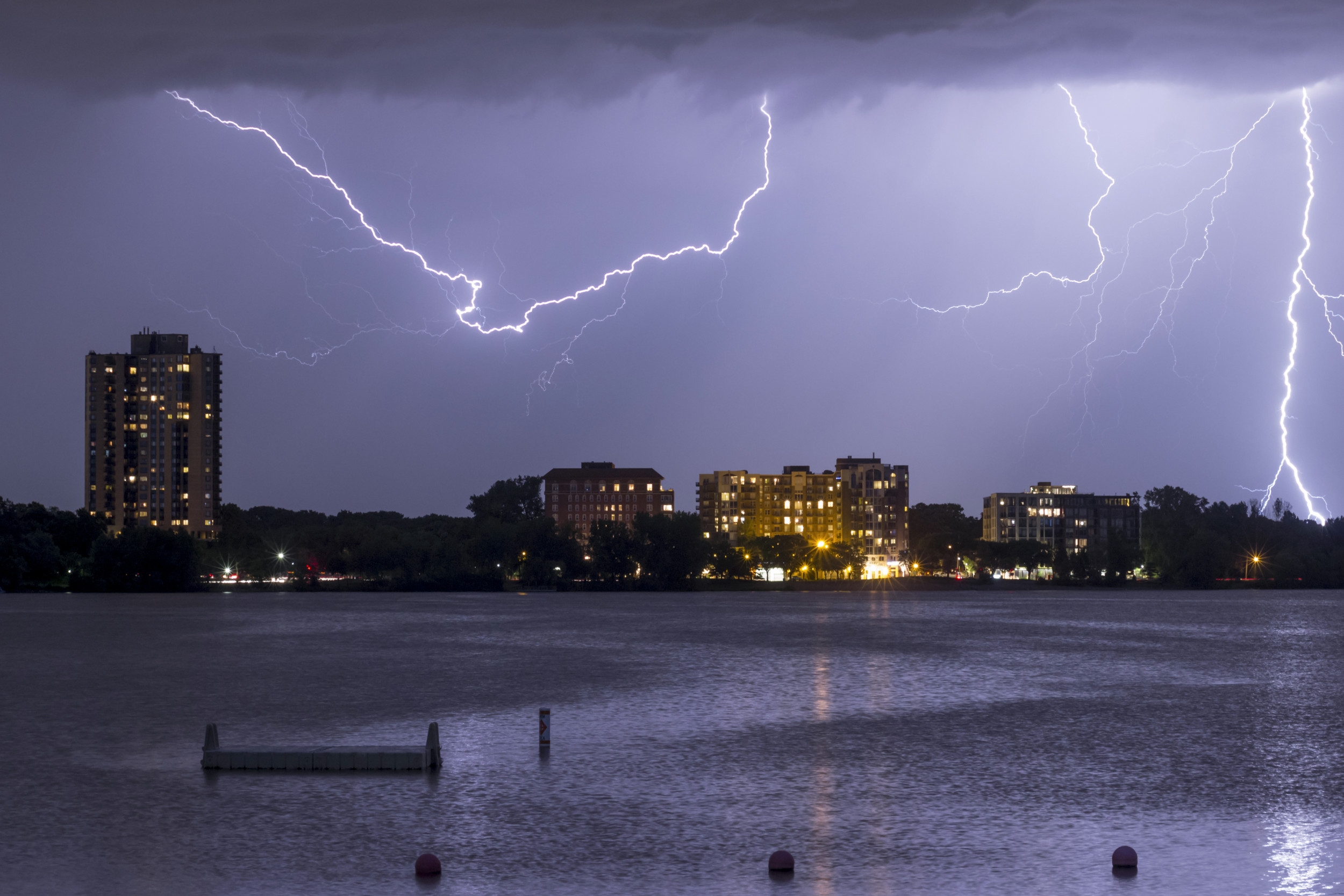 Severe thunderstorm alert issued to 6 states as tornadoes reported