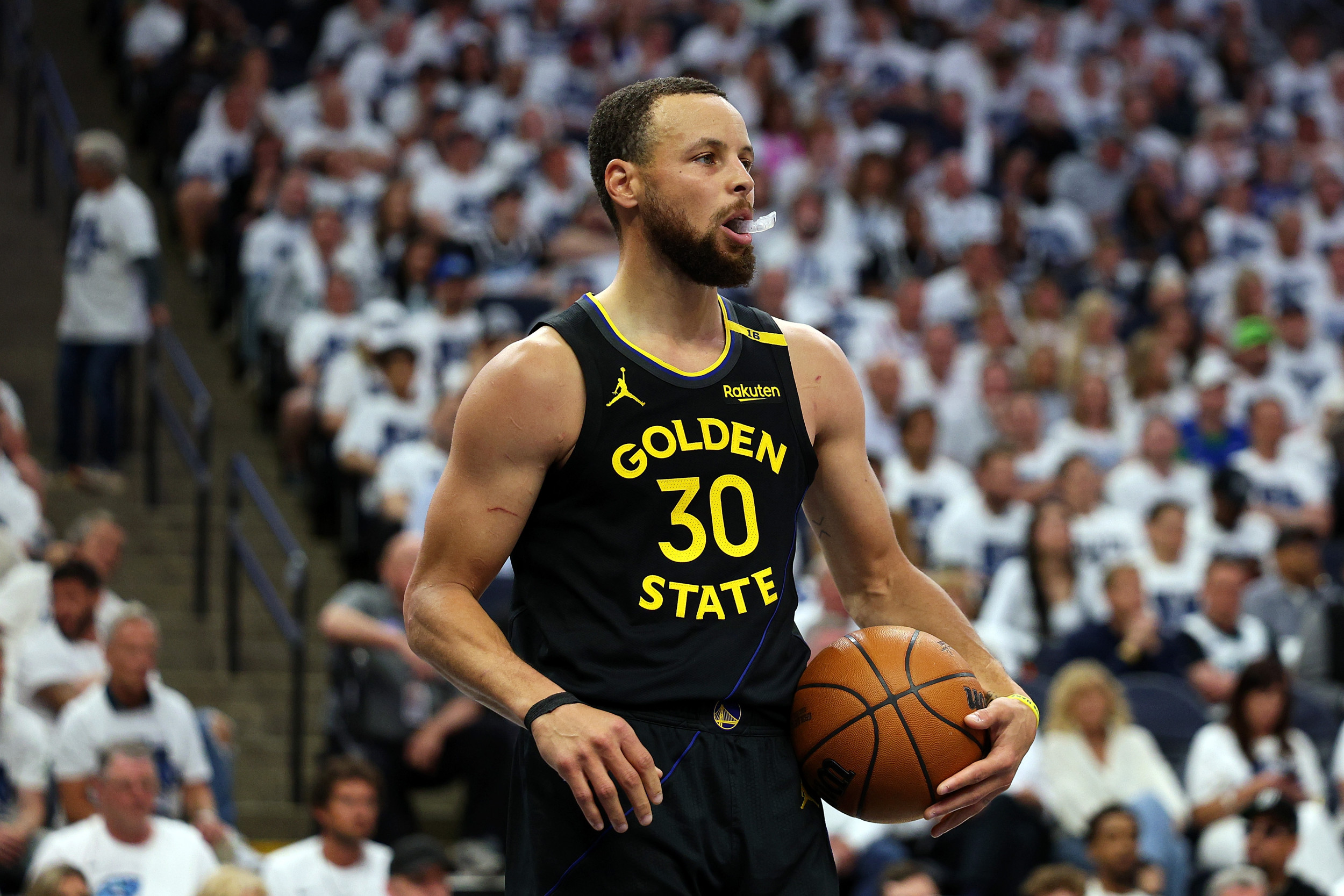 Steph Curry Raises Eyebrows With Comment After Warriors Playoff Exit