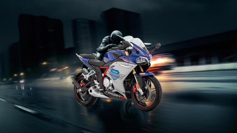 Salinas Pliego rebaja $19,000 en moto Italika Vort-X 300R de 6 velocidades por cadena y 292 CC