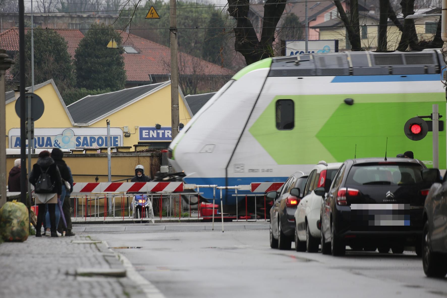 Da Seveso fino a Varedo: slalom ad alto rischio lungo la linea ferroviaria