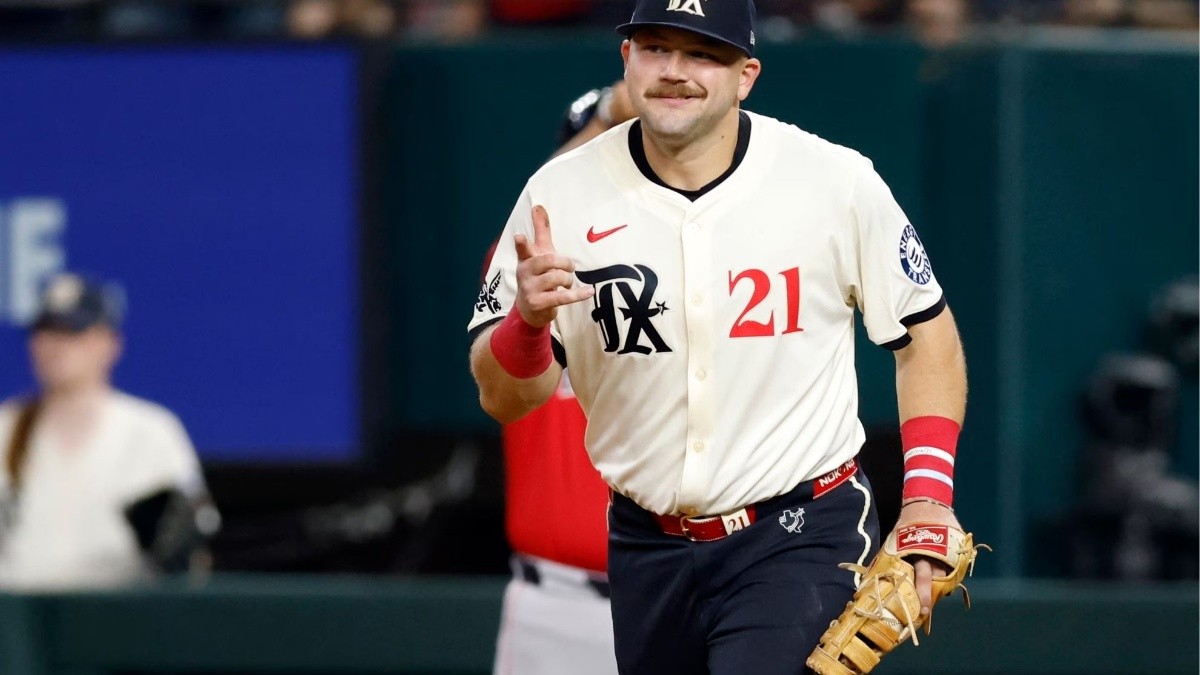 MLB: Rangers' First Baseman to Undergo Surgery After a Frustrating Season