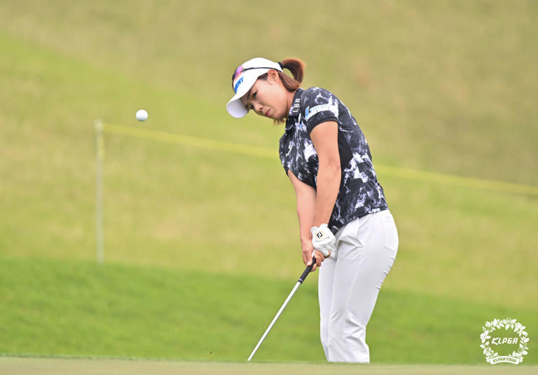 [KLPGA] 최민경, 두산매치플레이 3연승으로 데뷔 첫 16강행 "내일 36홀 치는걸 목표로..."