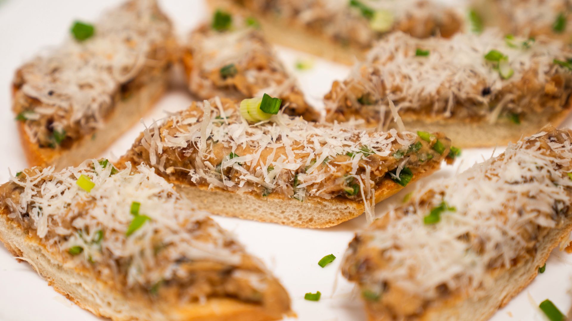 Porcję fasoli zamieniam w najlepsze smarowidło do grzanek. Zapieczone ...