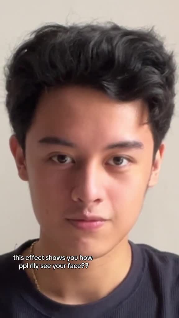 Barefaced & Zoomed In – The TikTok Face Zoom Effect Explained!