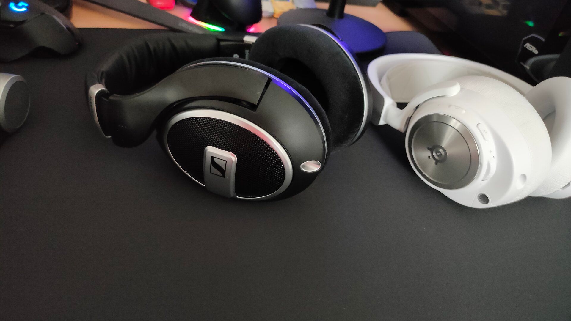 Open-Back vs. Closed-Back Headphones: What's the Difference?