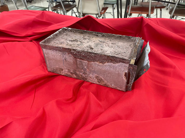 Oak Harbor leaders open time capsule hidden in cornerstone of former ...