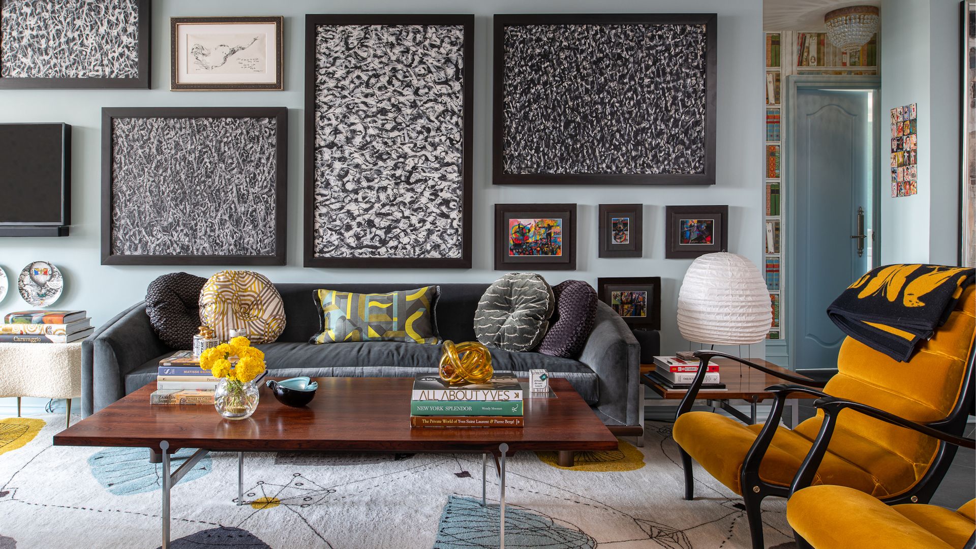 Retro vs vintage vs antique – what do they mean and what’s the difference?