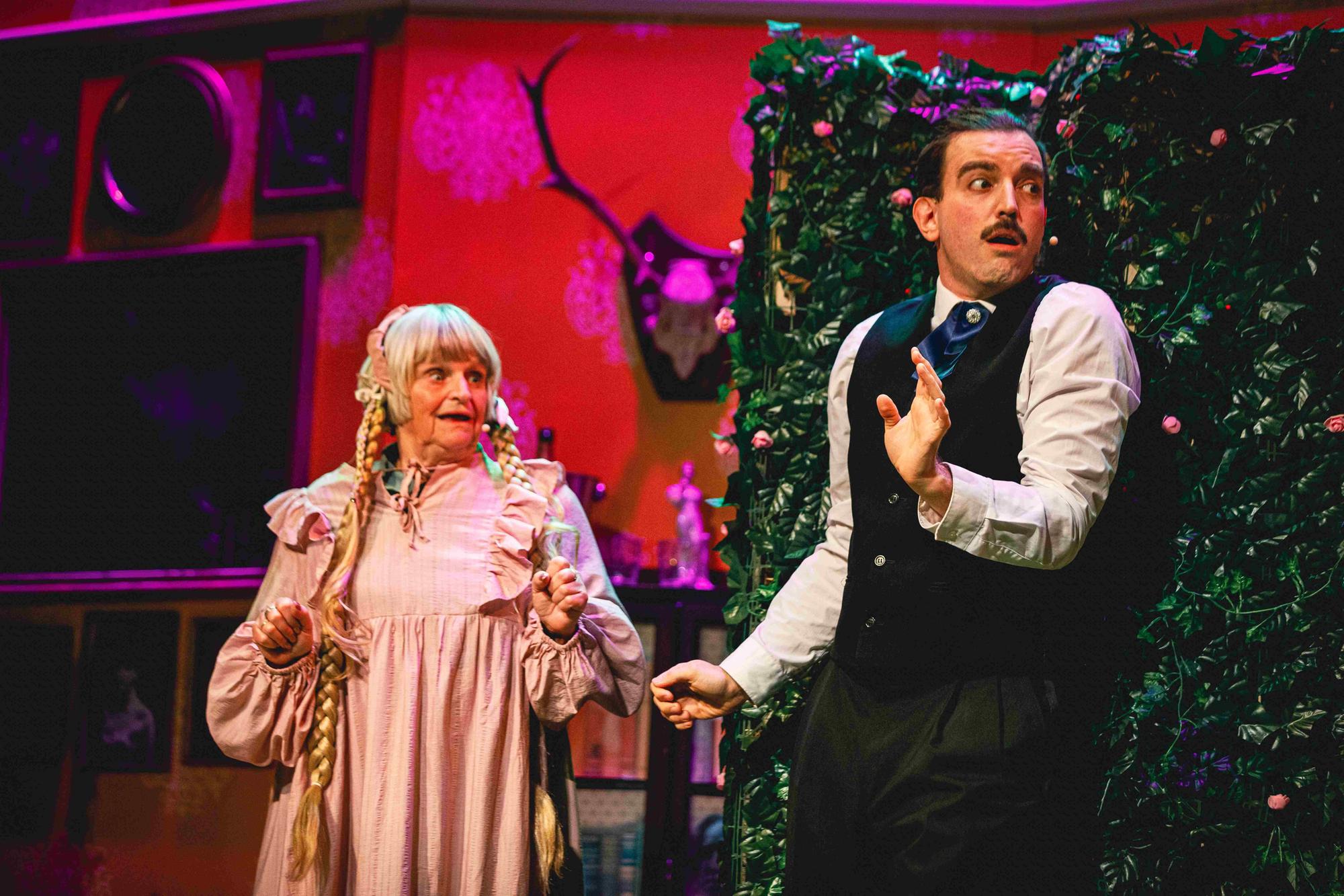 Magic of live theatre is celebrated in reworking of Oscar Wilde farce ...