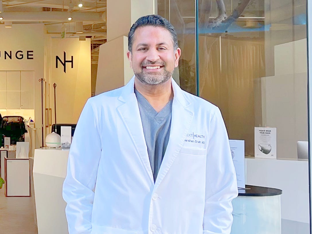 A doctor who owns a longevity clinic shared his simple 5-step morning ...