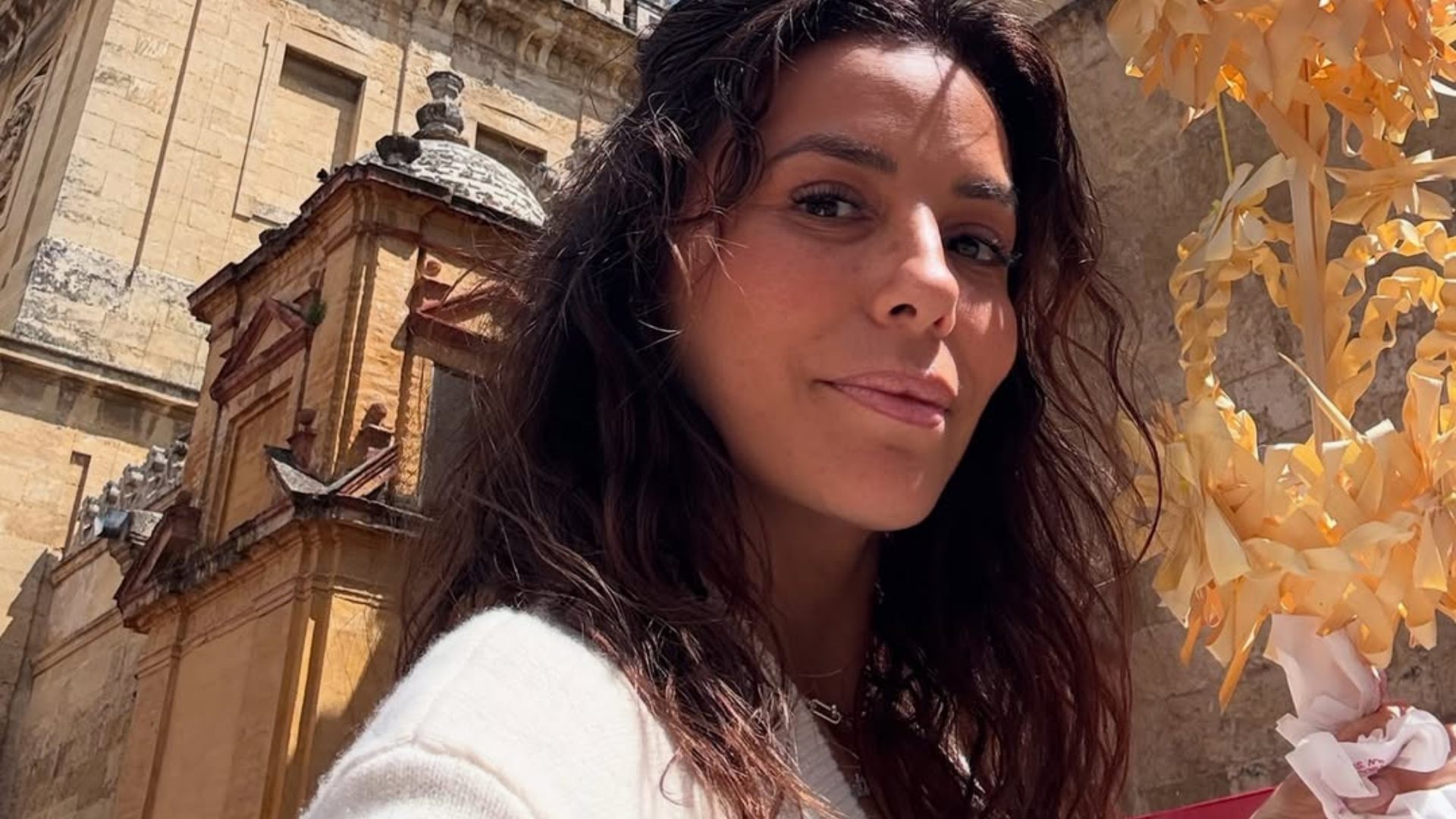 Eva Longoria captivates Cannes: her emerald dress causes a sensation on ...