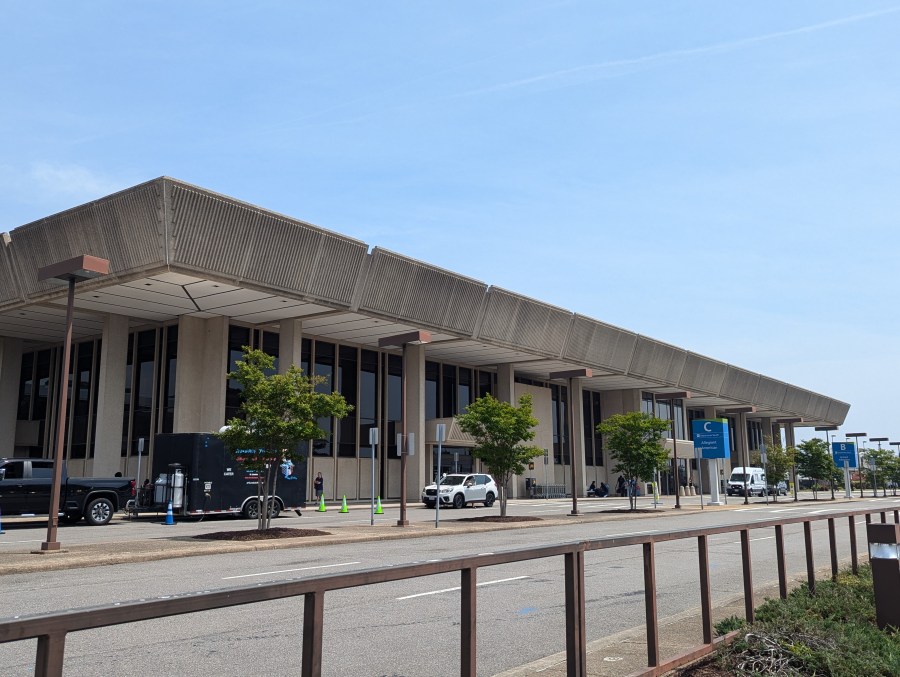 Norfolk International Airport’s auction to feature jewelry, cameras and ...