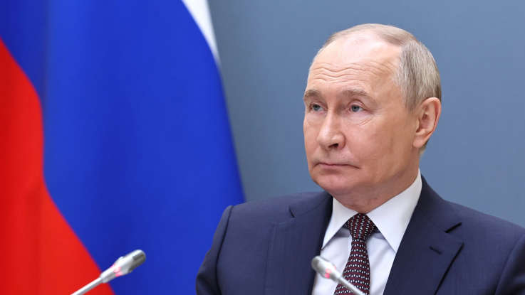 Putin and Trump clash over World War II victory claims Putin and Trump clash over World War II victory claims