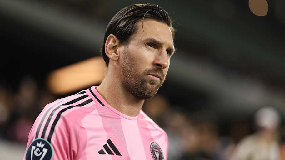 Lionel Messi Sends One-Word Message to Barcelona After La Liga Title Win