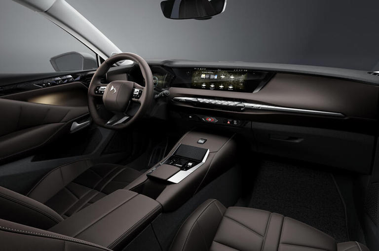 DS No4: new name, fresh face, option of electric power