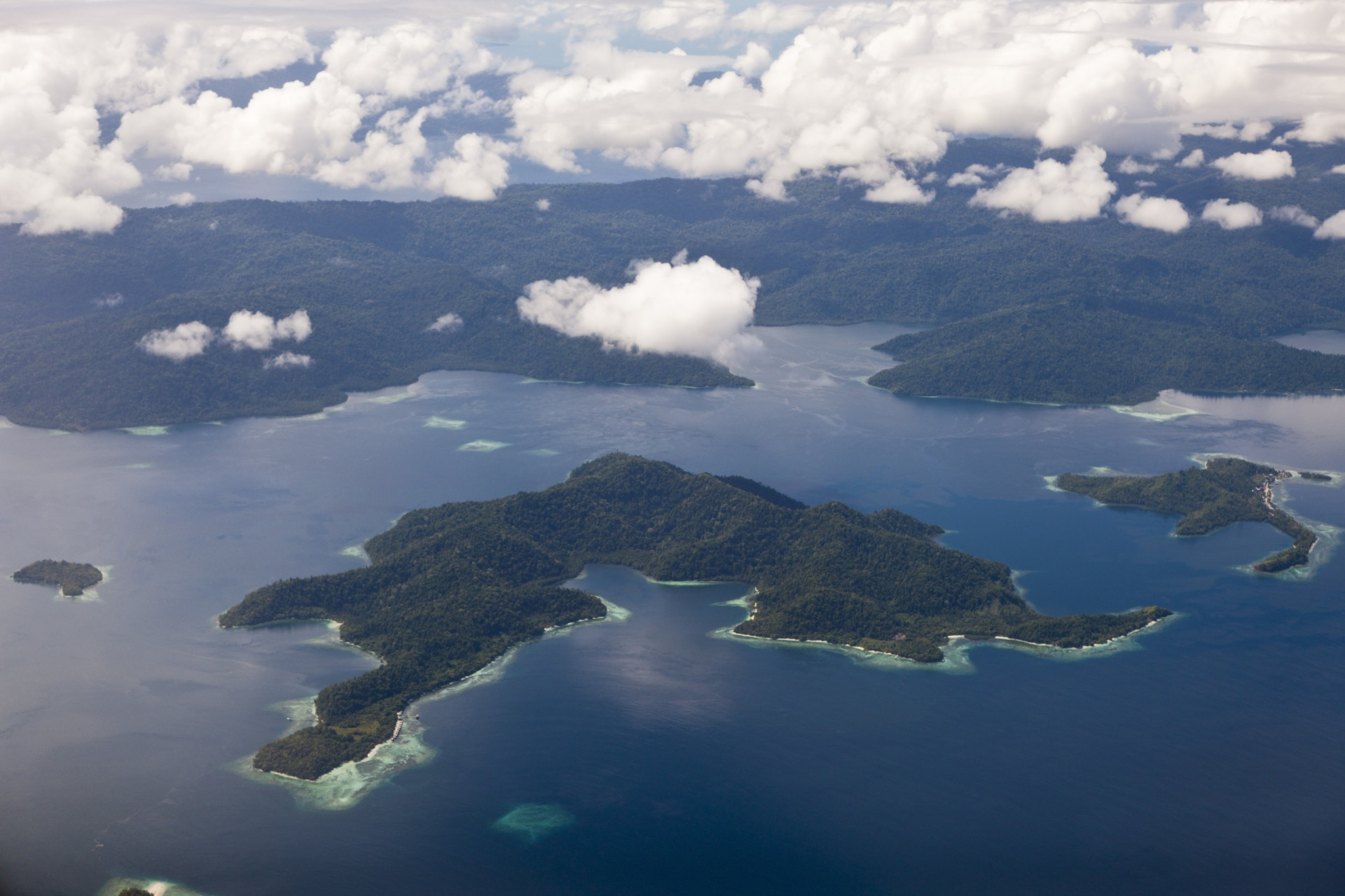 How and when did humans first move into the Pacific?