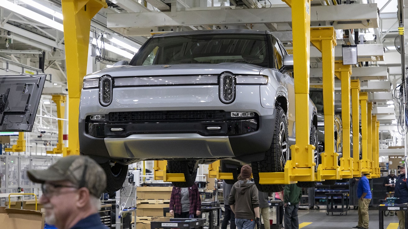 Rivian “Pauses” Georgia Factory Construction to Build New R2 in Illinois