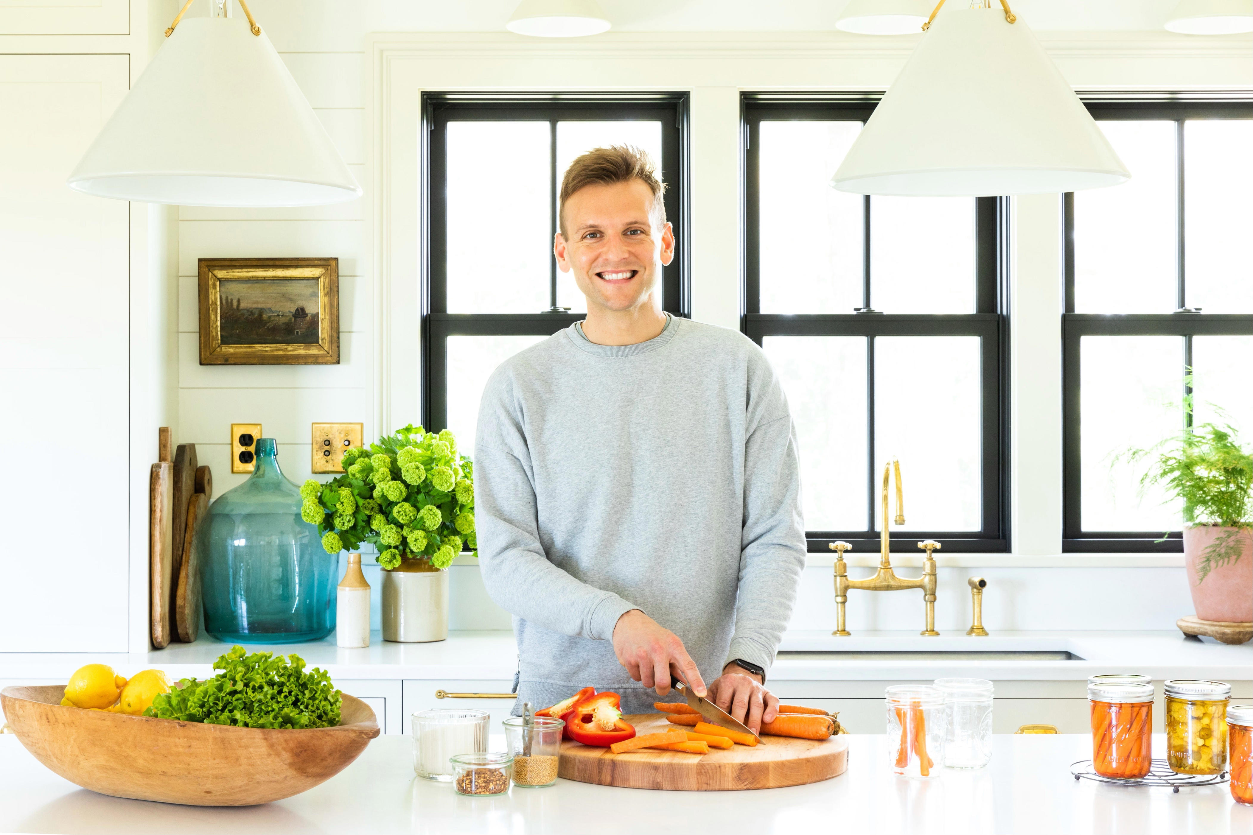 Iowa native Kaleb Wyse is a best-selling author. Here's how to get a ...