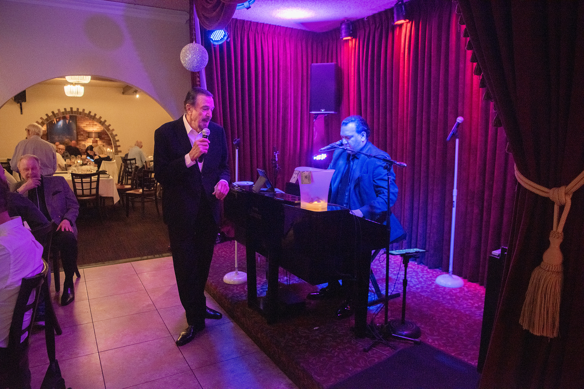 Frank Sinatra and Joe DiMaggio live forever at the oldest Italian spot ...