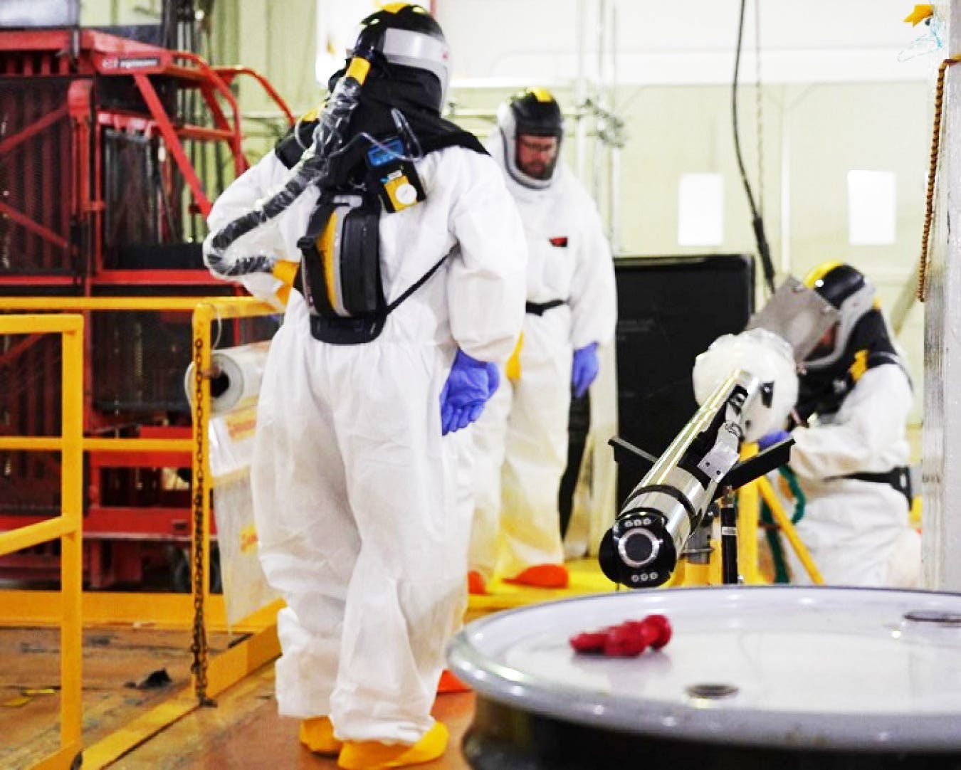 Preparing an Oak Ridge fission production lab for demolition