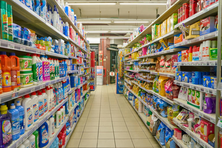 Russian store blames Putin for rising prices: "A direct violation of ...