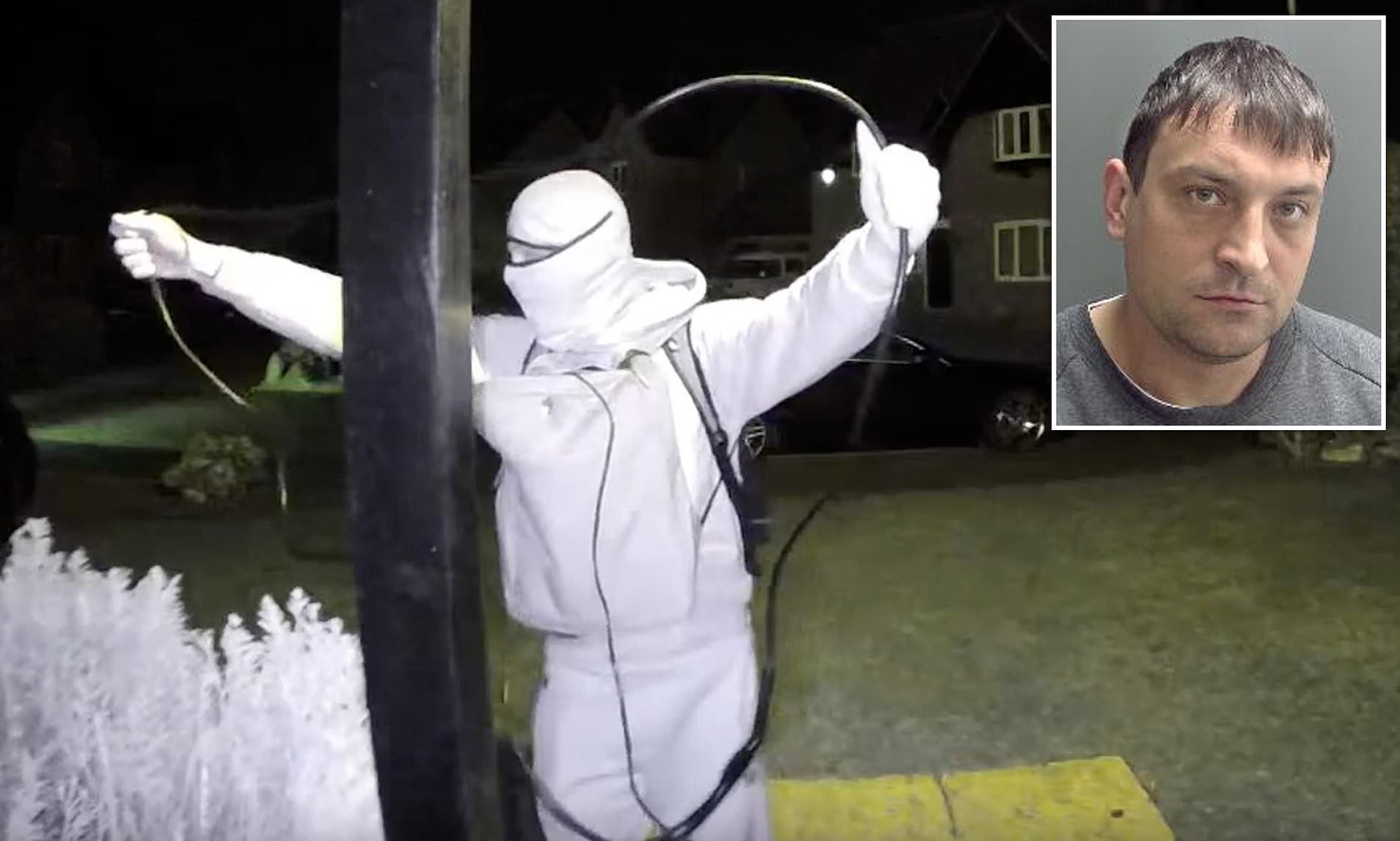 Shocking moment car thieves use hi-tech gadget to steal £44,000 ...