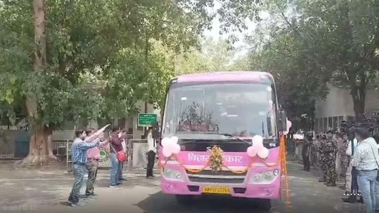 CM Nitish Kumar Flags Off 166 New Buses In Bihar, Including 20 Women ...